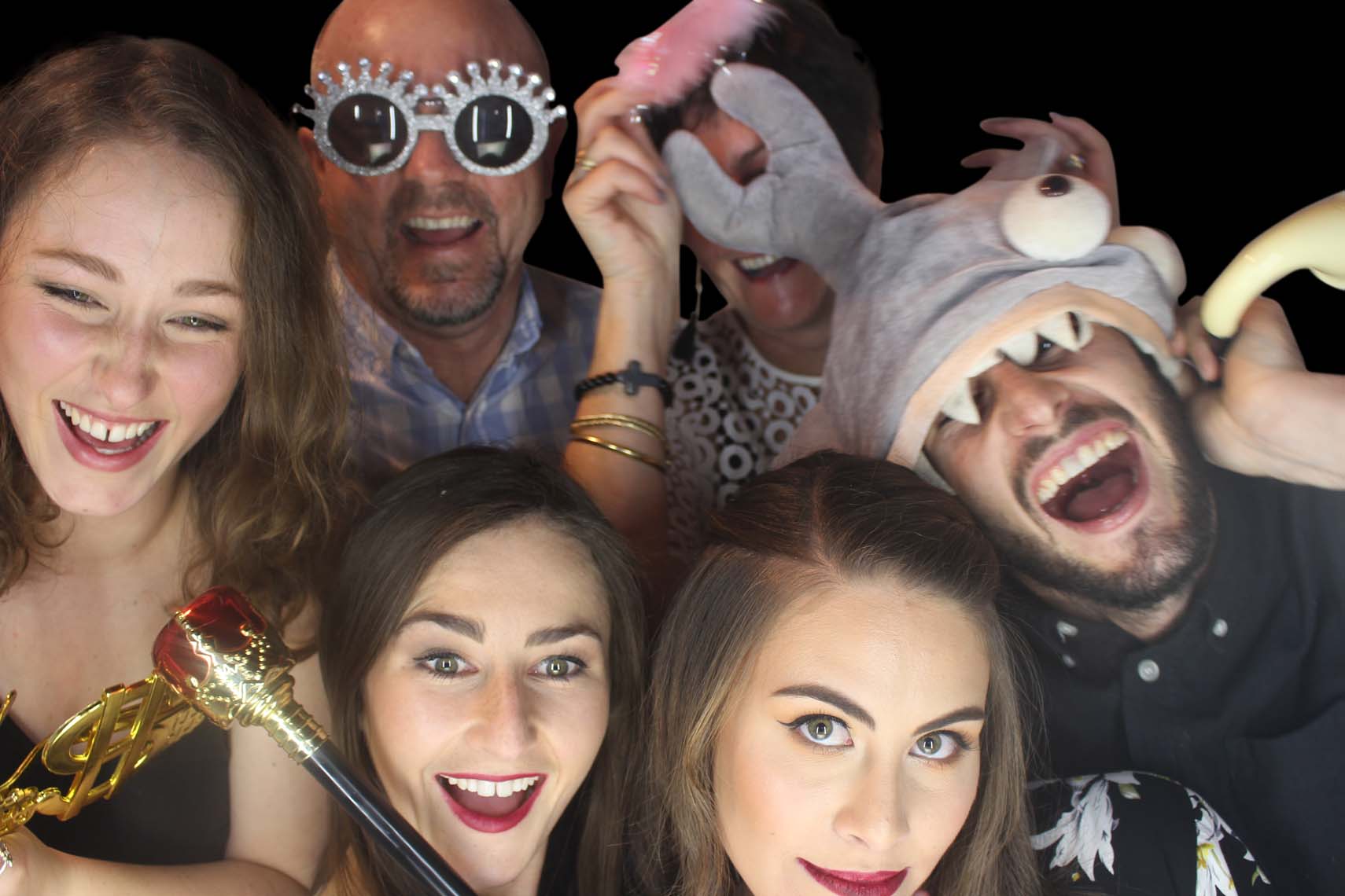 Photo Booths 4U - Super Simple DIY Photo Booth and Audio Guestbook Hire