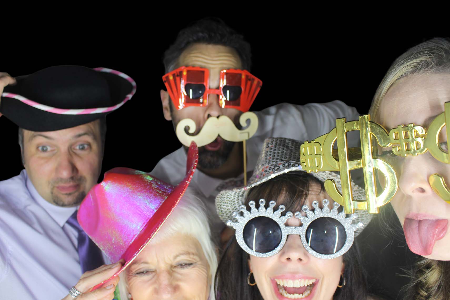 Photo Booths 4U - Super Simple DIY Photo Booth and Audio Guestbook Hire